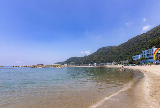 福井の綺麗な海で海水浴!越前周辺の穴場海水浴場8選をご紹介【2024年度版】 隠れ家ヴィラ、別荘をシェアする会員制リゾート「gfc」